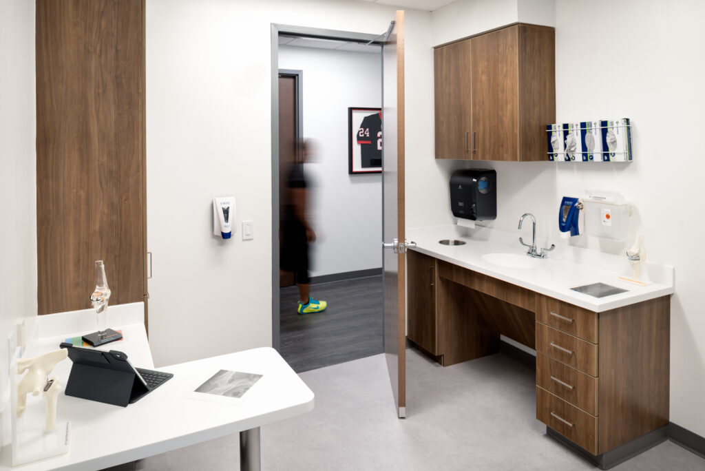 Falcon's Training Center - Emory Orthopaedics & Spine Center - Structor ...
